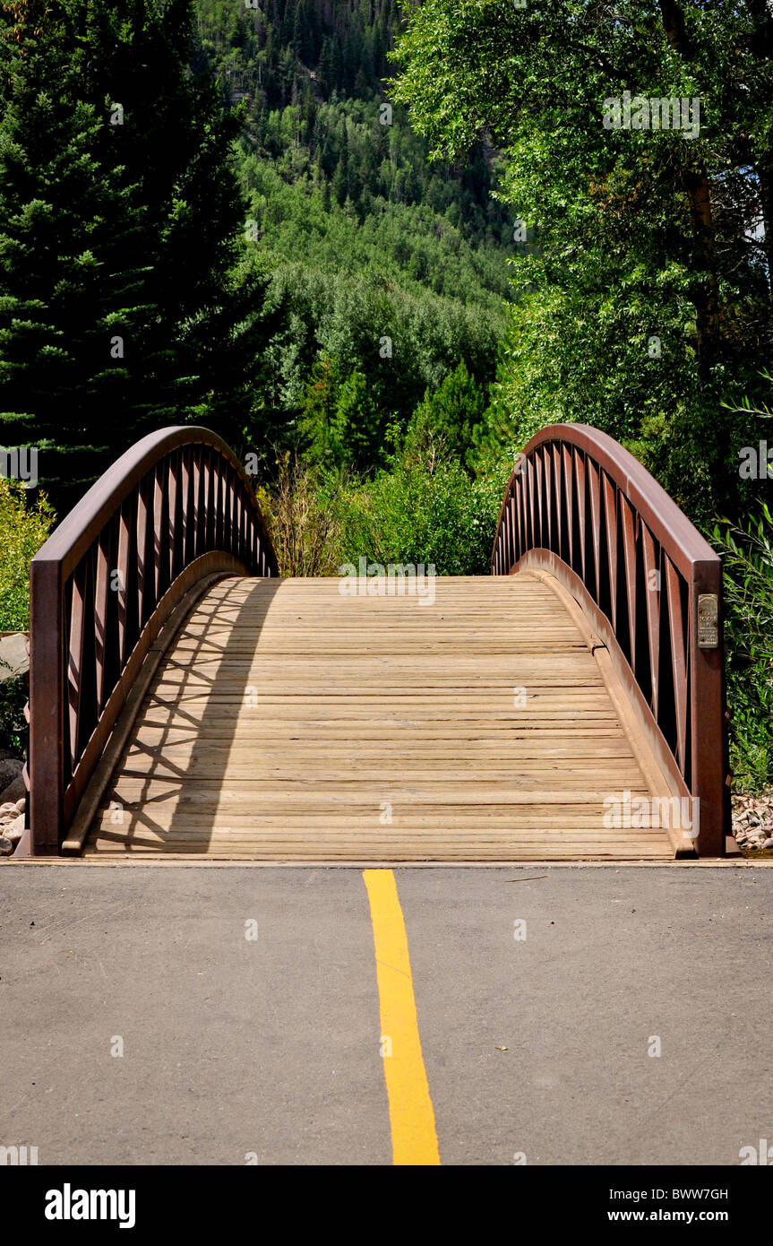 walking biking nature path trail bridge Stock Photo - Alamy