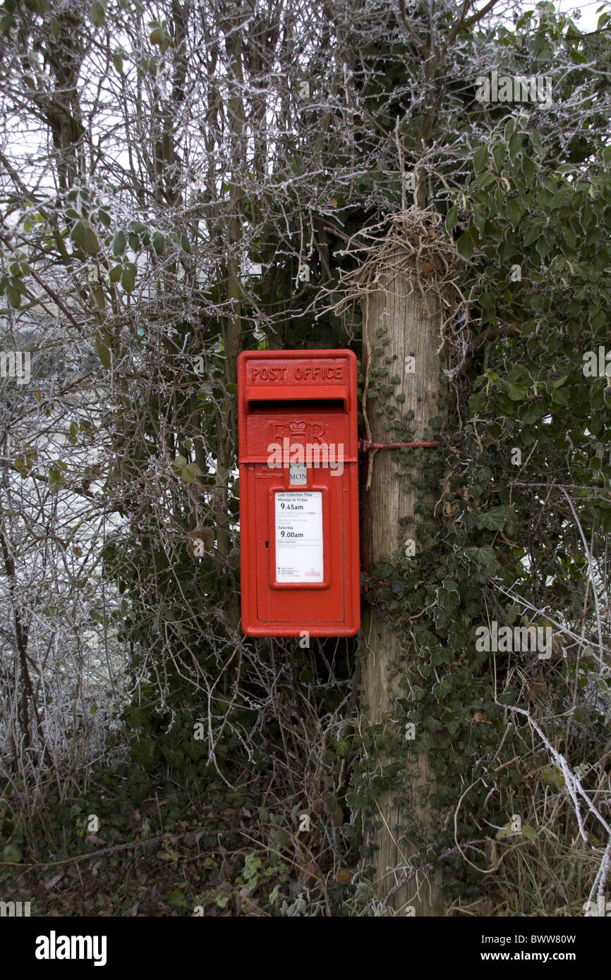 Royal Mail post box winter hedgerow Wetheringsett Stock Photo - Alamy