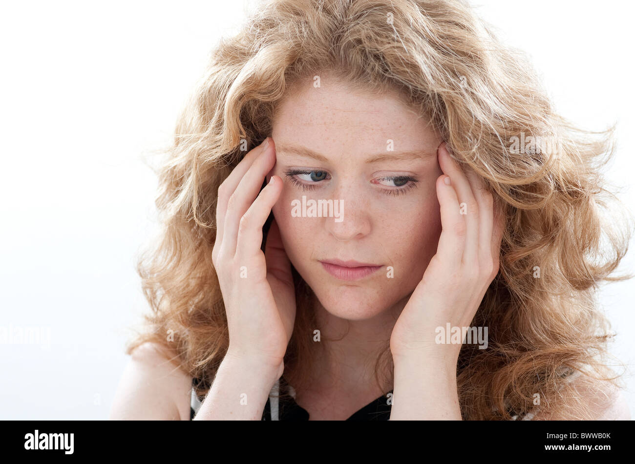 woman looking worried Stock Photo - Alamy