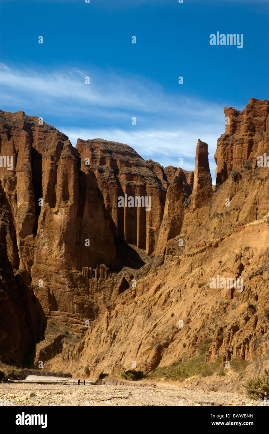 Looking along the river bed in spectacular Palca Canyon, La Paz ...