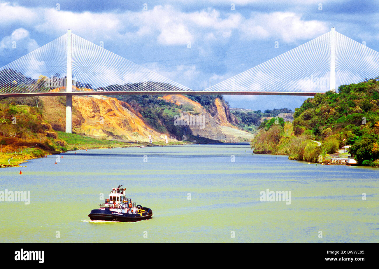 Bridge over panama canal hi-res stock photography and images - Alamy