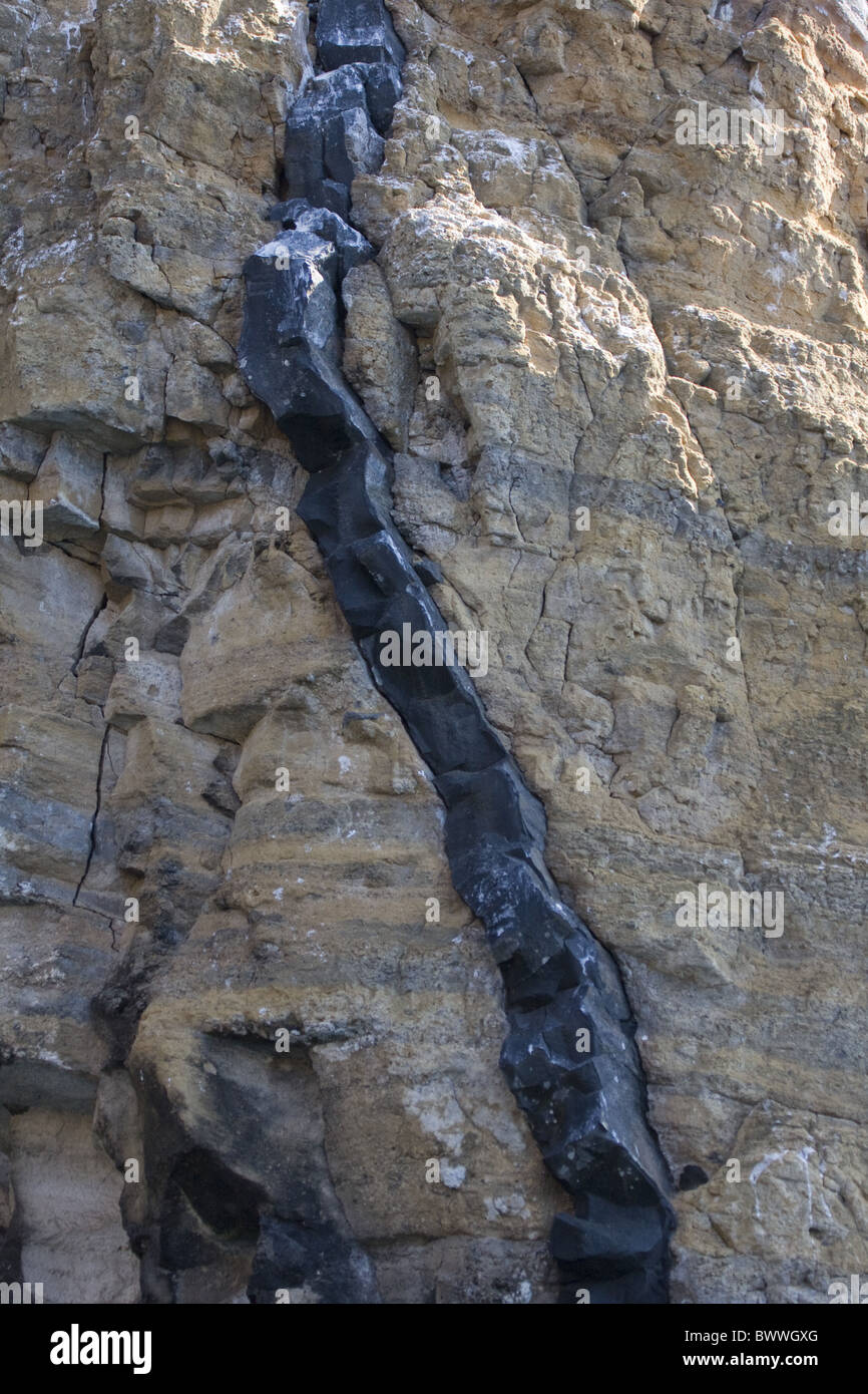 Volcanic dyke galapagos hi-res stock photography and images - Alamy