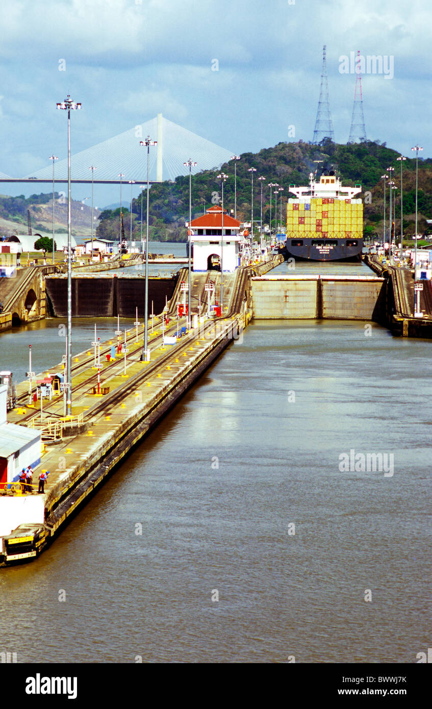 ship in Panama canal lock Stock Photo - Alamy