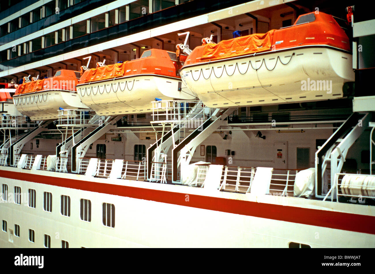 Ship boats deck lifeboats hi-res stock photography and images - Alamy