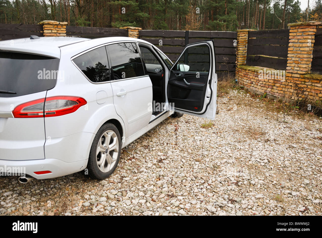 White van side door open hi-res stock photography and images - Alamy
