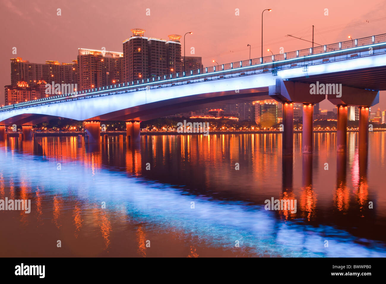 Modern night scene hi-res stock photography and images - Alamy