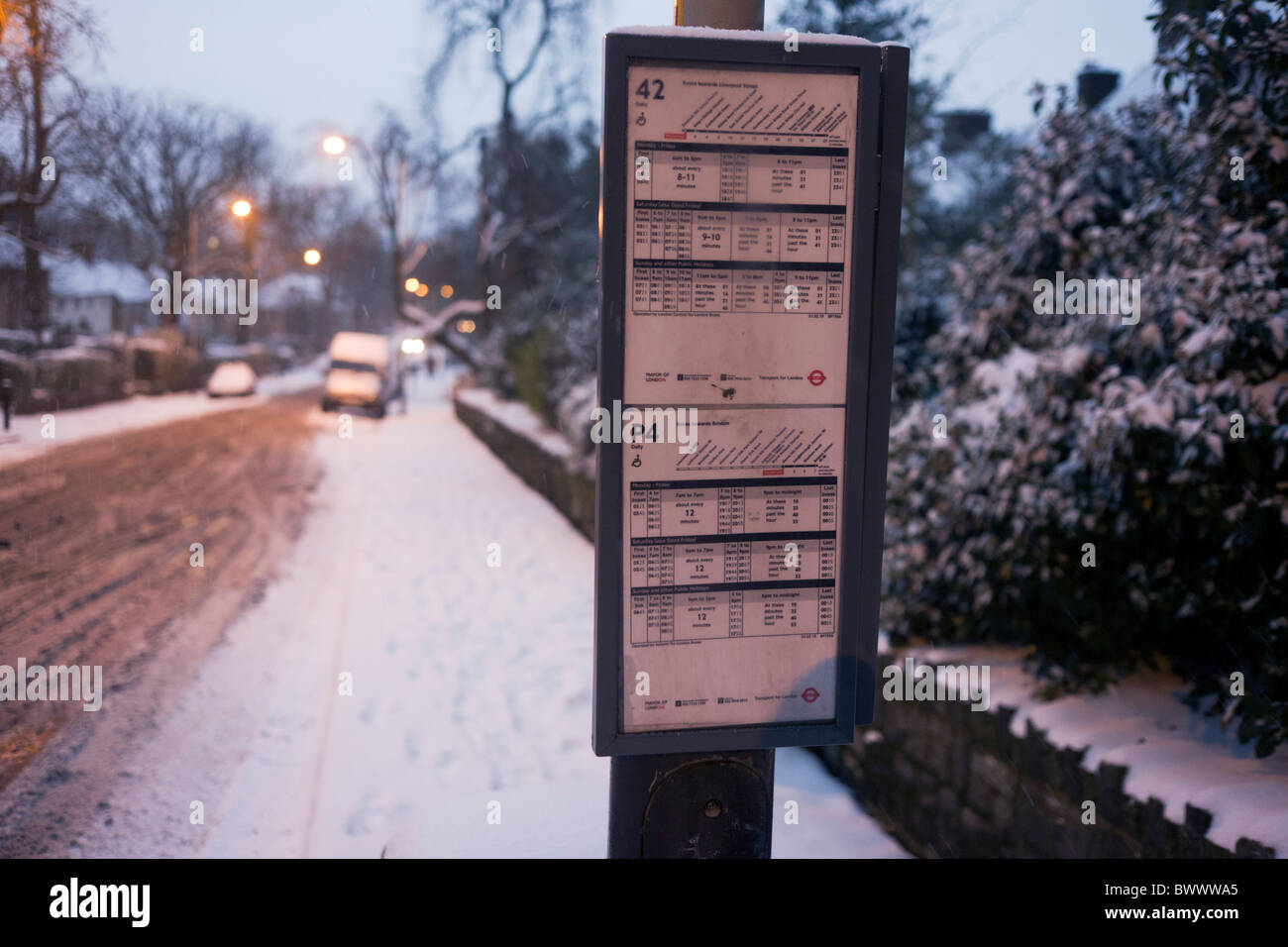 Early morning on a bus stop hi-res stock photography and images - Alamy