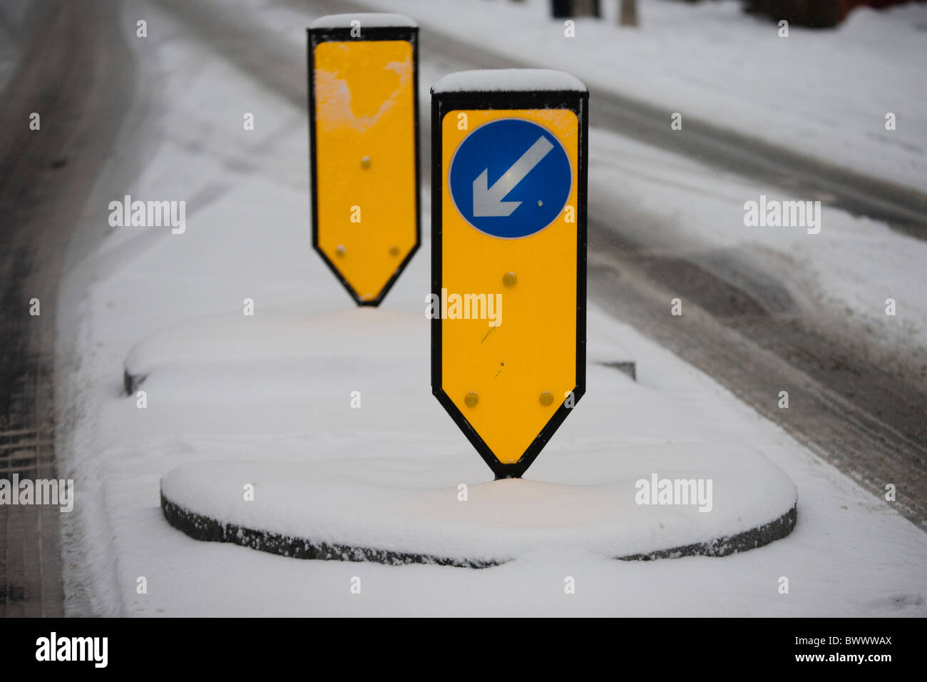 Keep Left Stock Photos & Keep Left Stock Images - Alamy