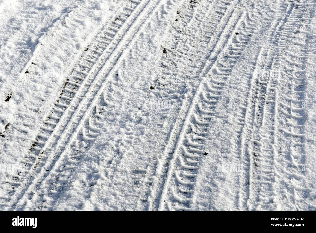 Car tread marks snow hi-res stock photography and images - Alamy