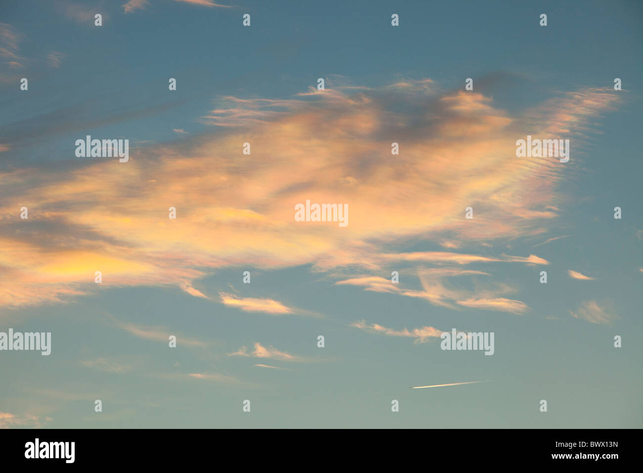 Parhelion cirrus cloud crystals hi-res stock photography and images - Alamy