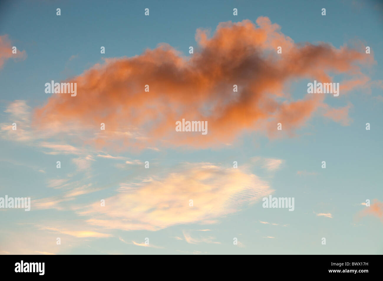 Parhelion cirrus cloud crystals hi-res stock photography and images - Alamy
