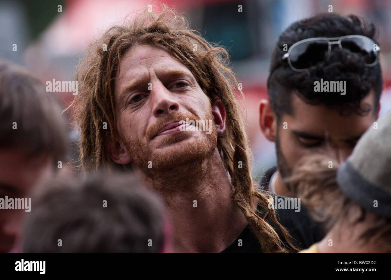 Man with long unkempt hair hi-res stock photography and images - Alamy