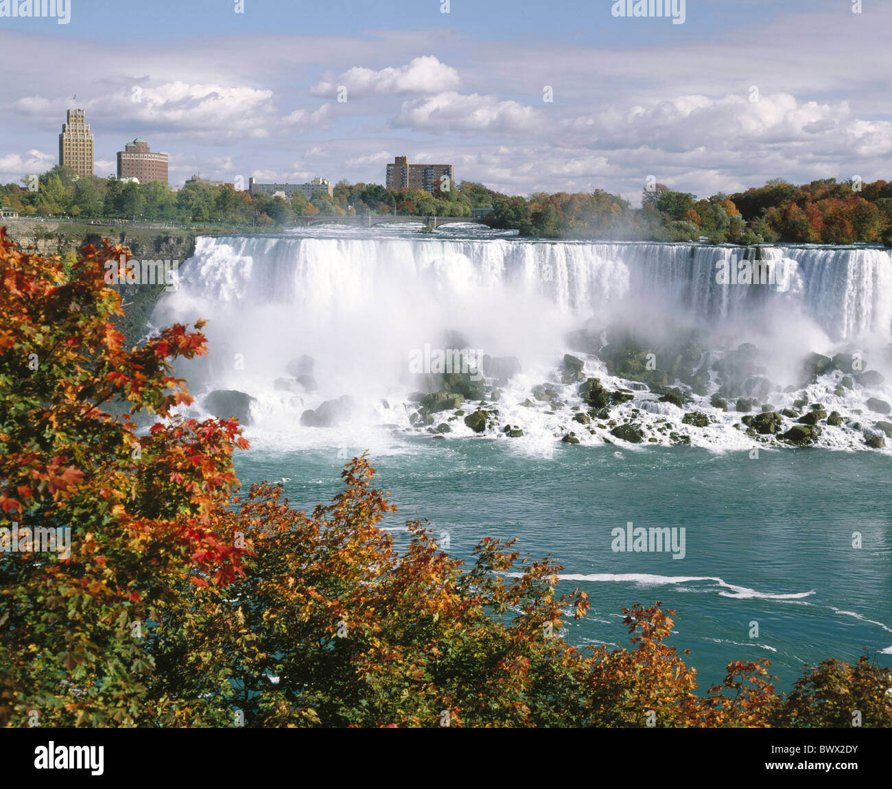 High rise buildings by the falls hi-res stock photography and images ...