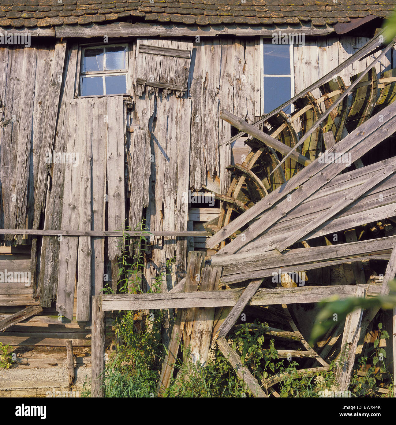 house home ramshackle mill timber house weathers go ruin boards shelves ...