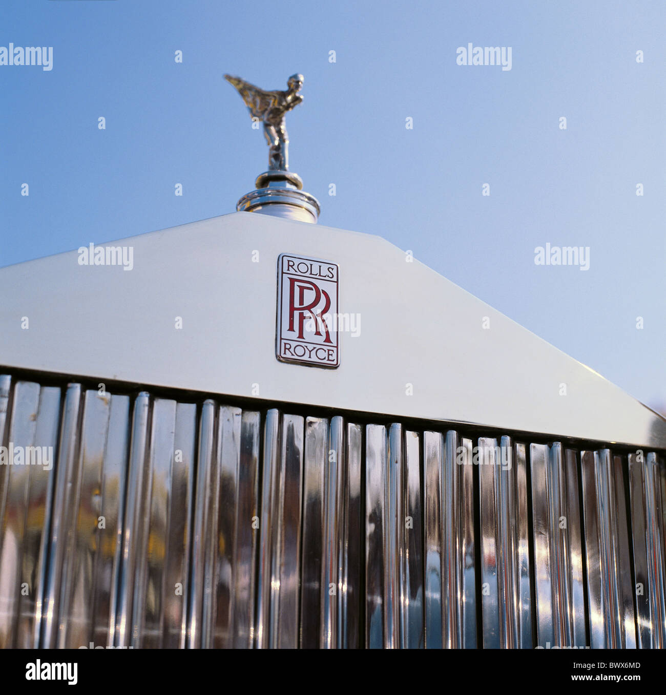 car automobile passenger car details Rolls Royce radiator cowling ...