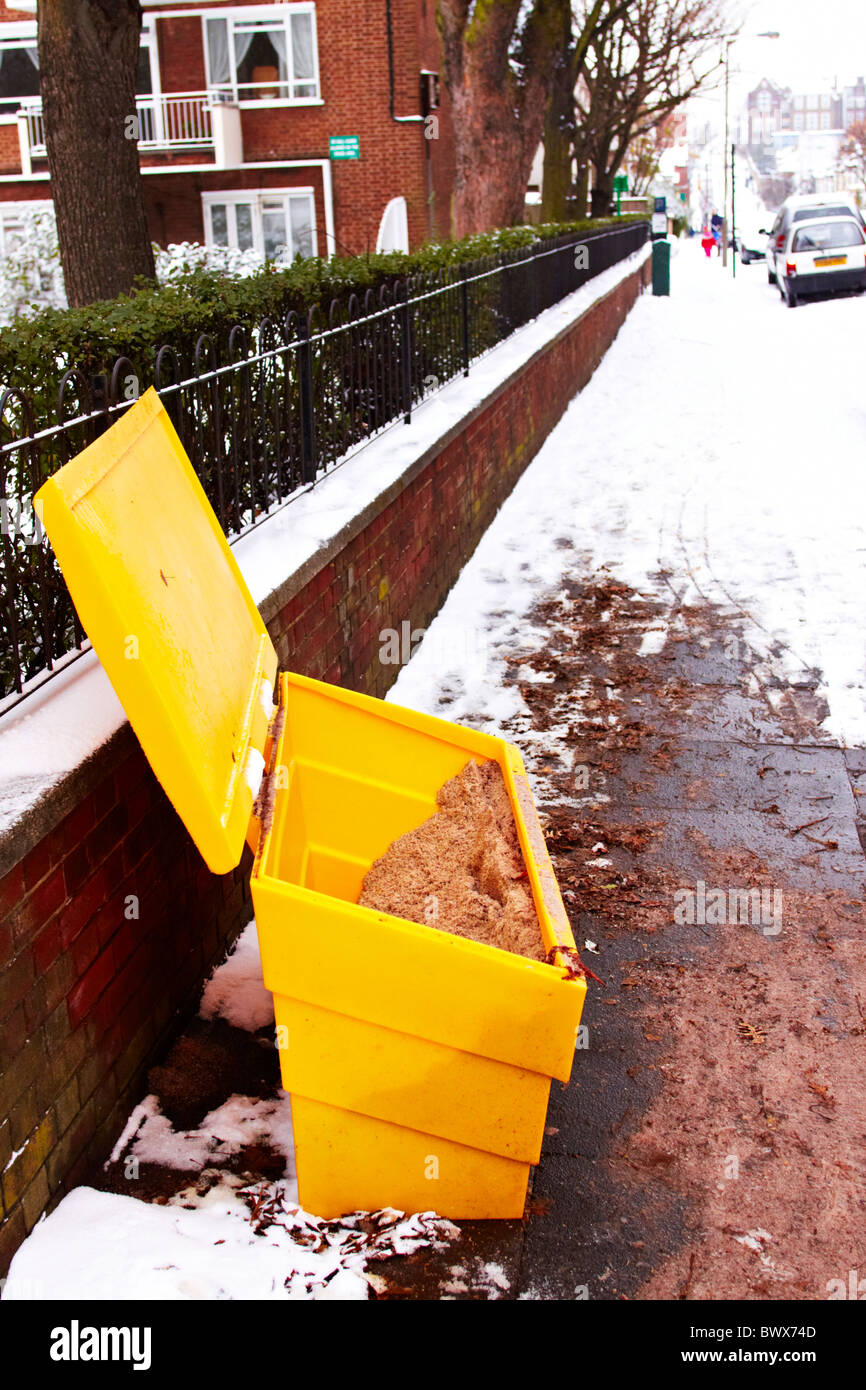 LONDON, UK. Roadside box with grit visible Stock Photo - Alamy