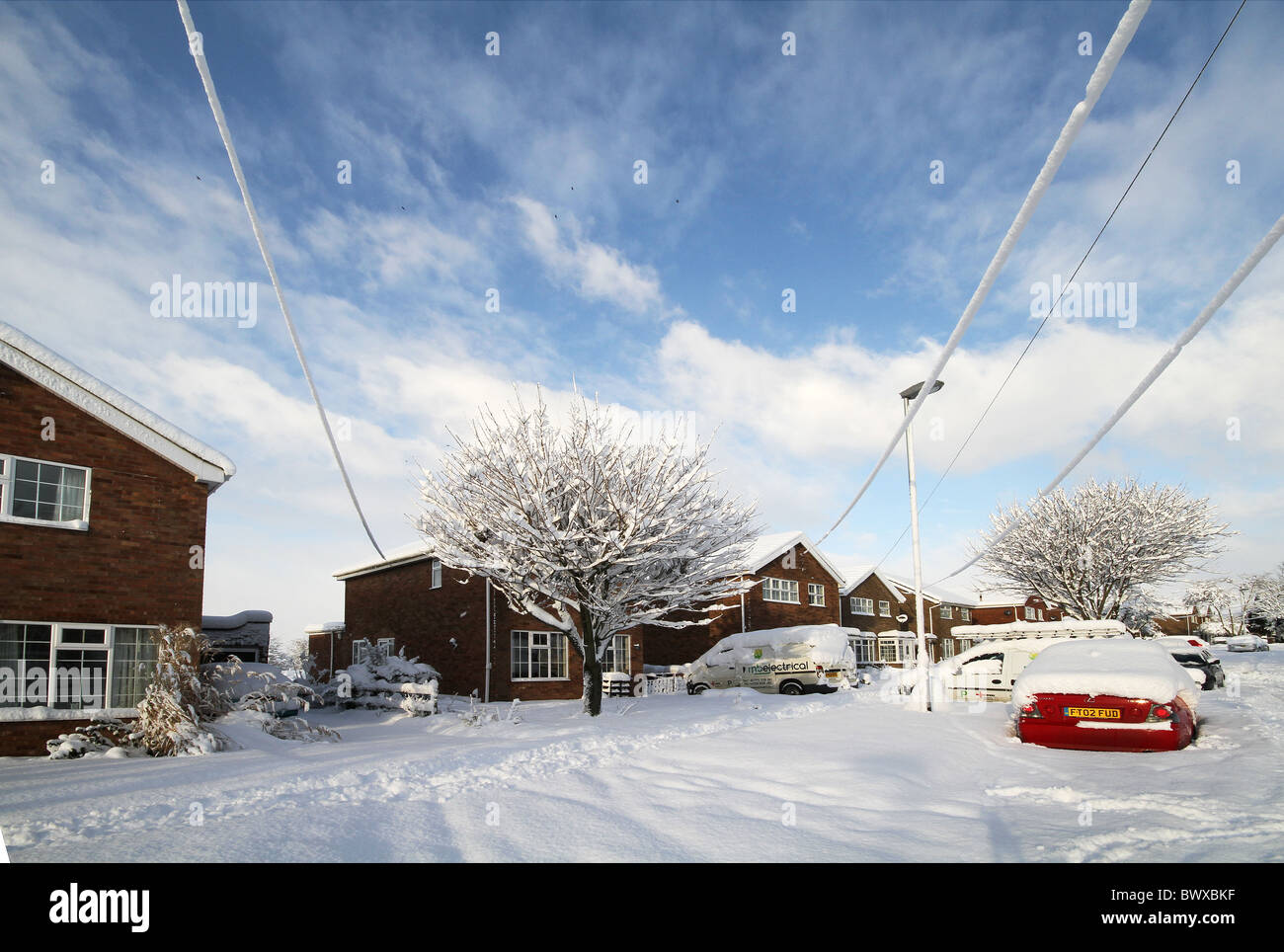 Heavy snow in suburban street Stock Photo - Alamy
