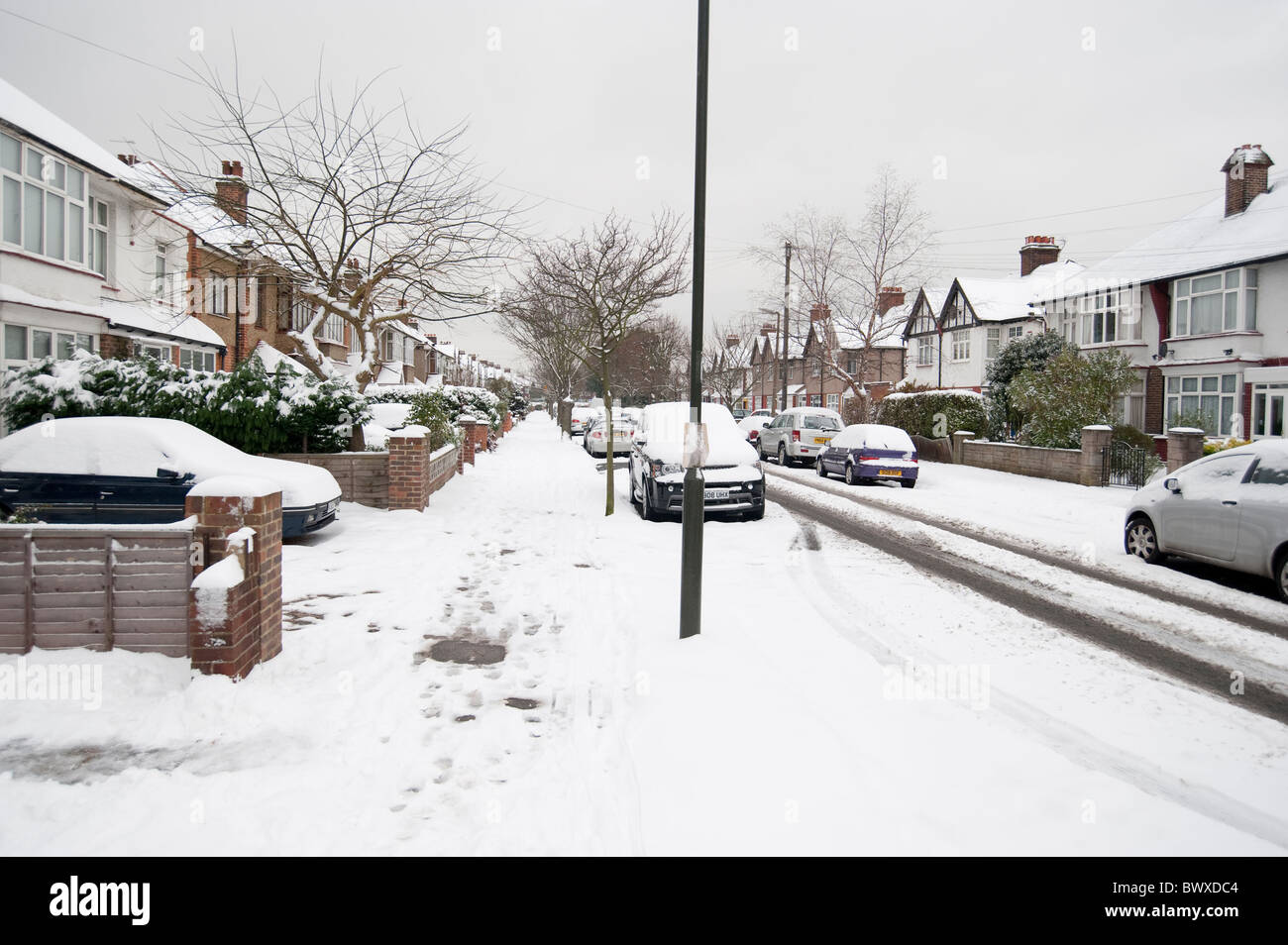 Snow, London Suburbs, 2 December 2010 Stock Photo - Alamy