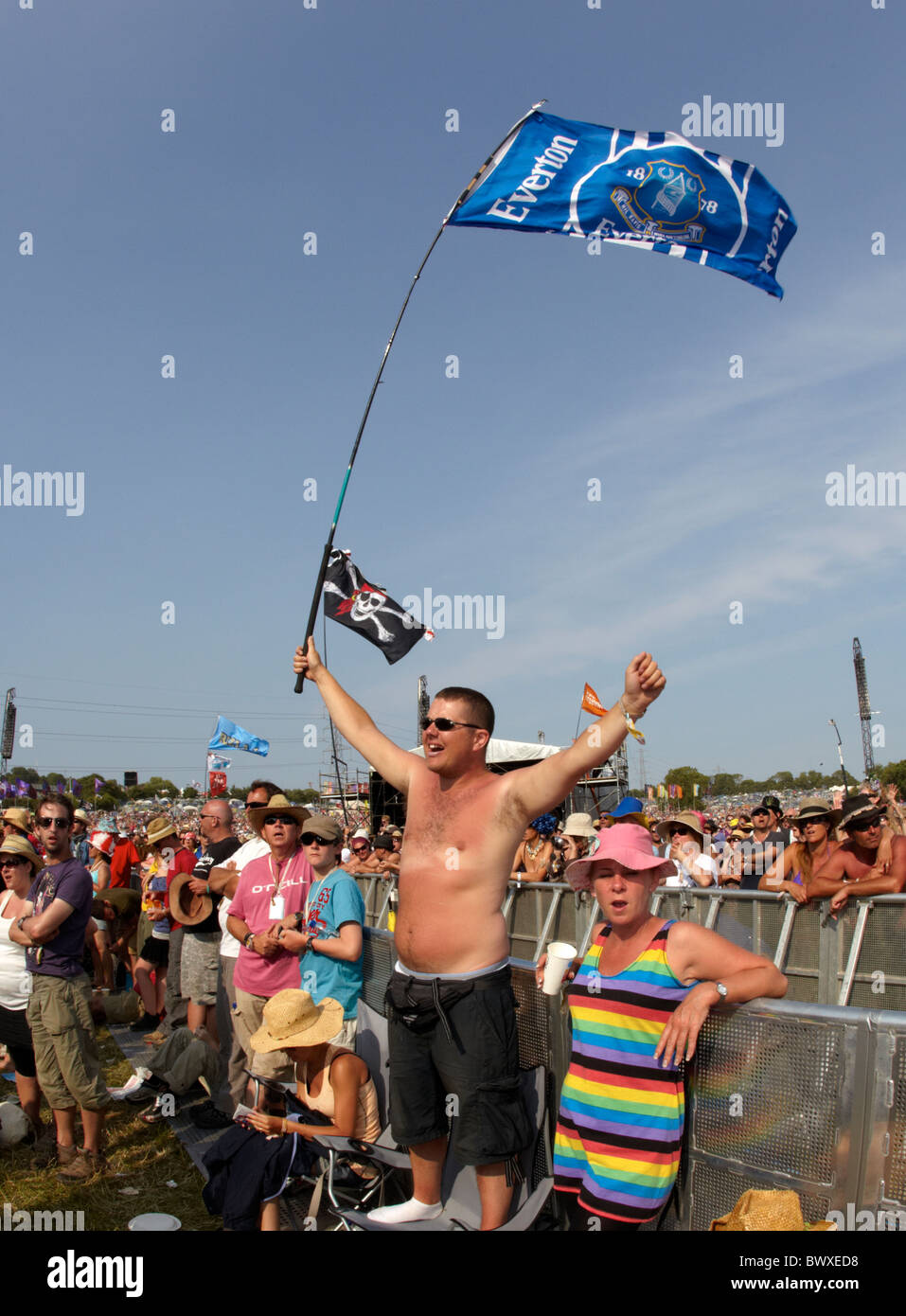 Party goers crowd hi-res stock photography and images - Alamy