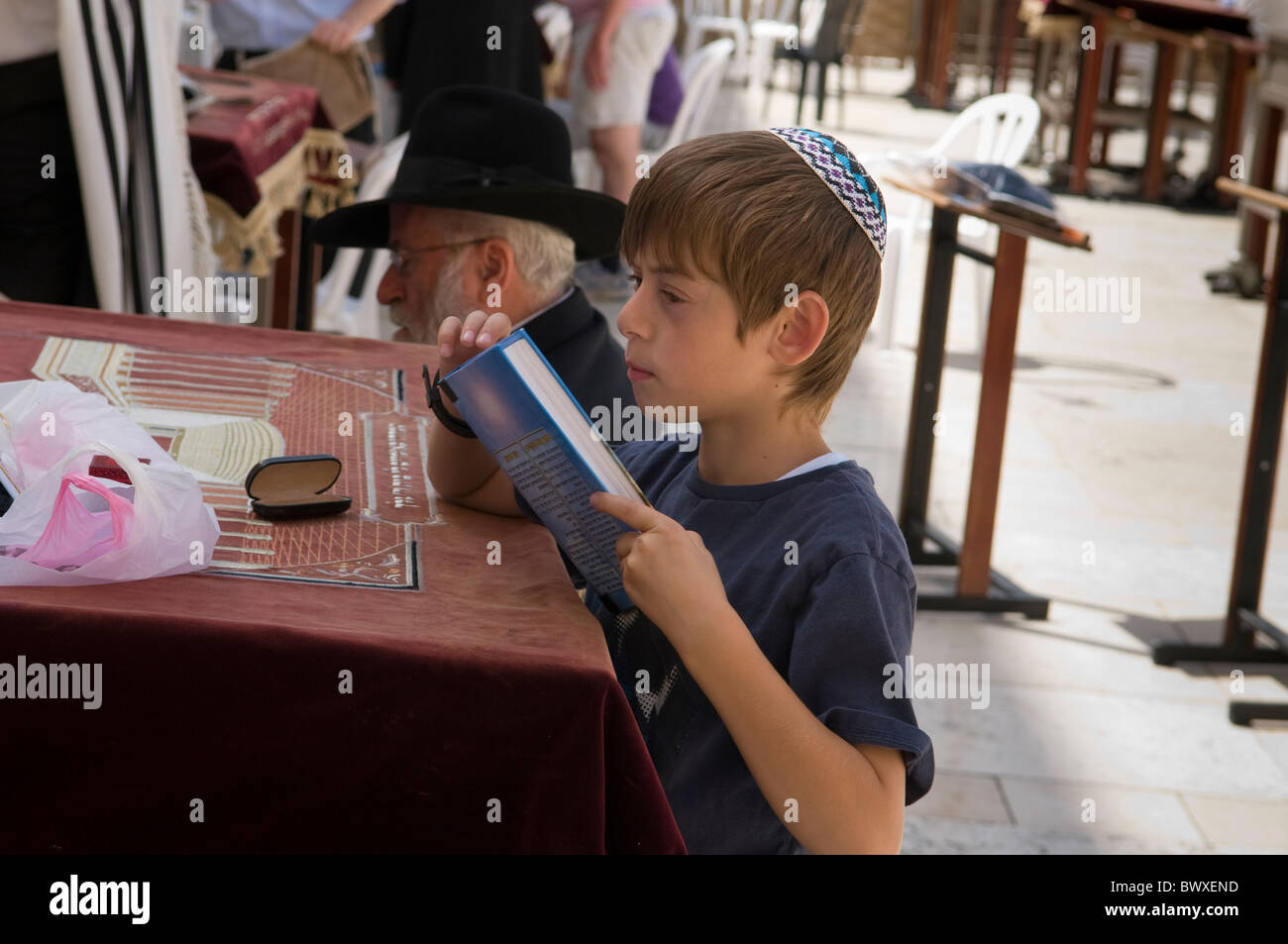 Jewish boy torah hi-res stock photography and images - Alamy