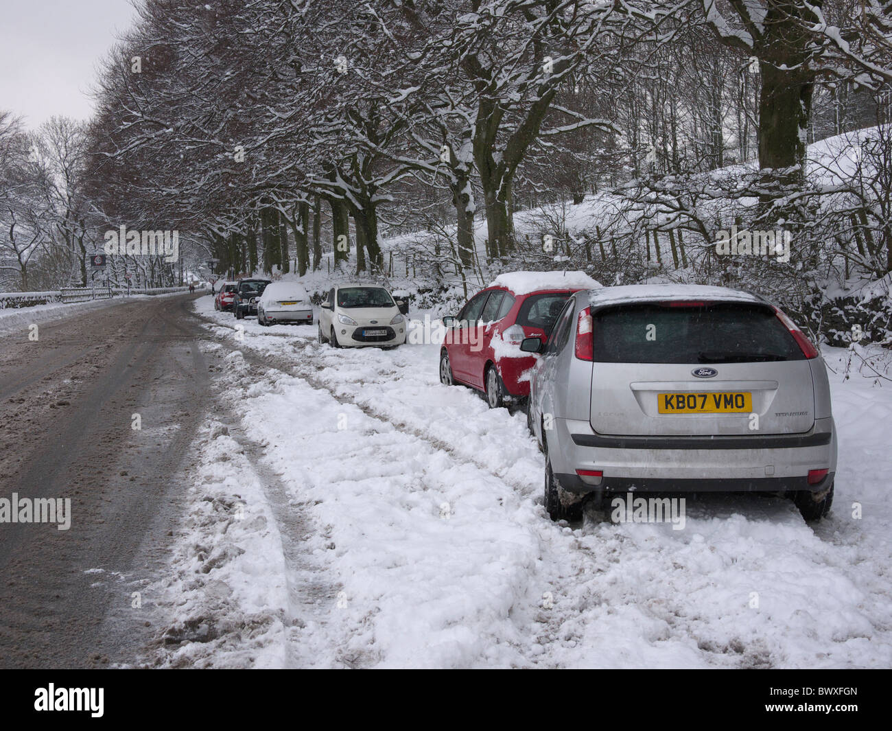 Cars stuck in snow hi-res stock photography and images - Alamy