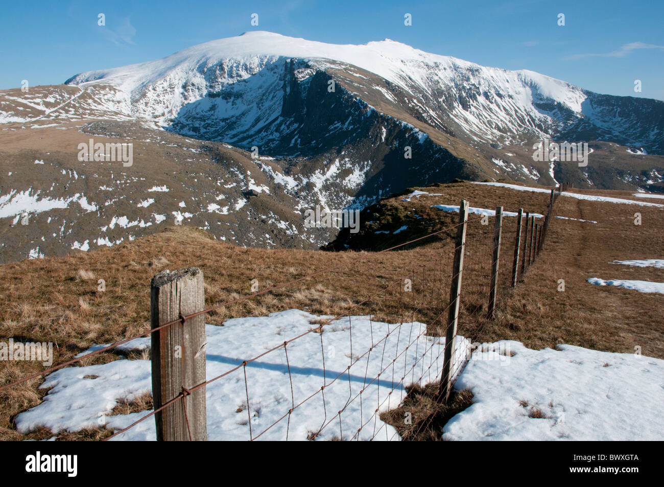 The Snowdon massif in spring from Moel Cynghorion Stock Photo - Alamy