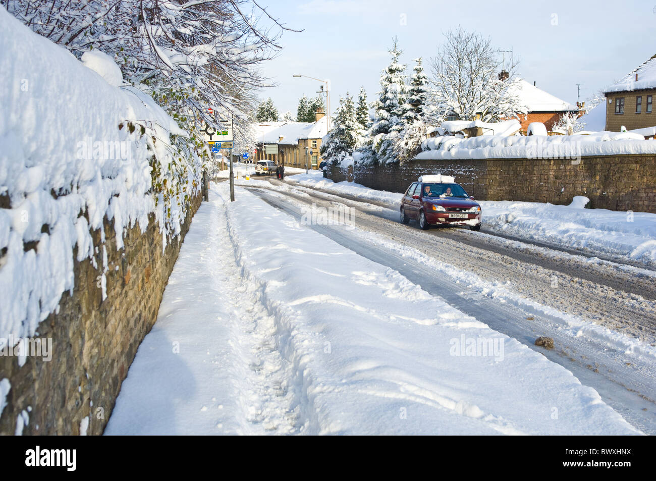 Gritted road hi-res stock photography and images - Alamy