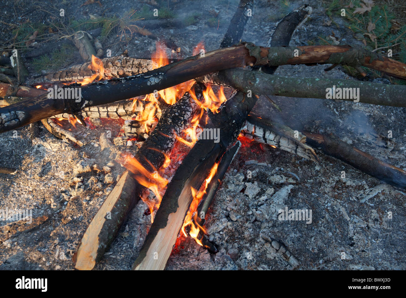 Burning log smoke hi-res stock photography and images - Alamy
