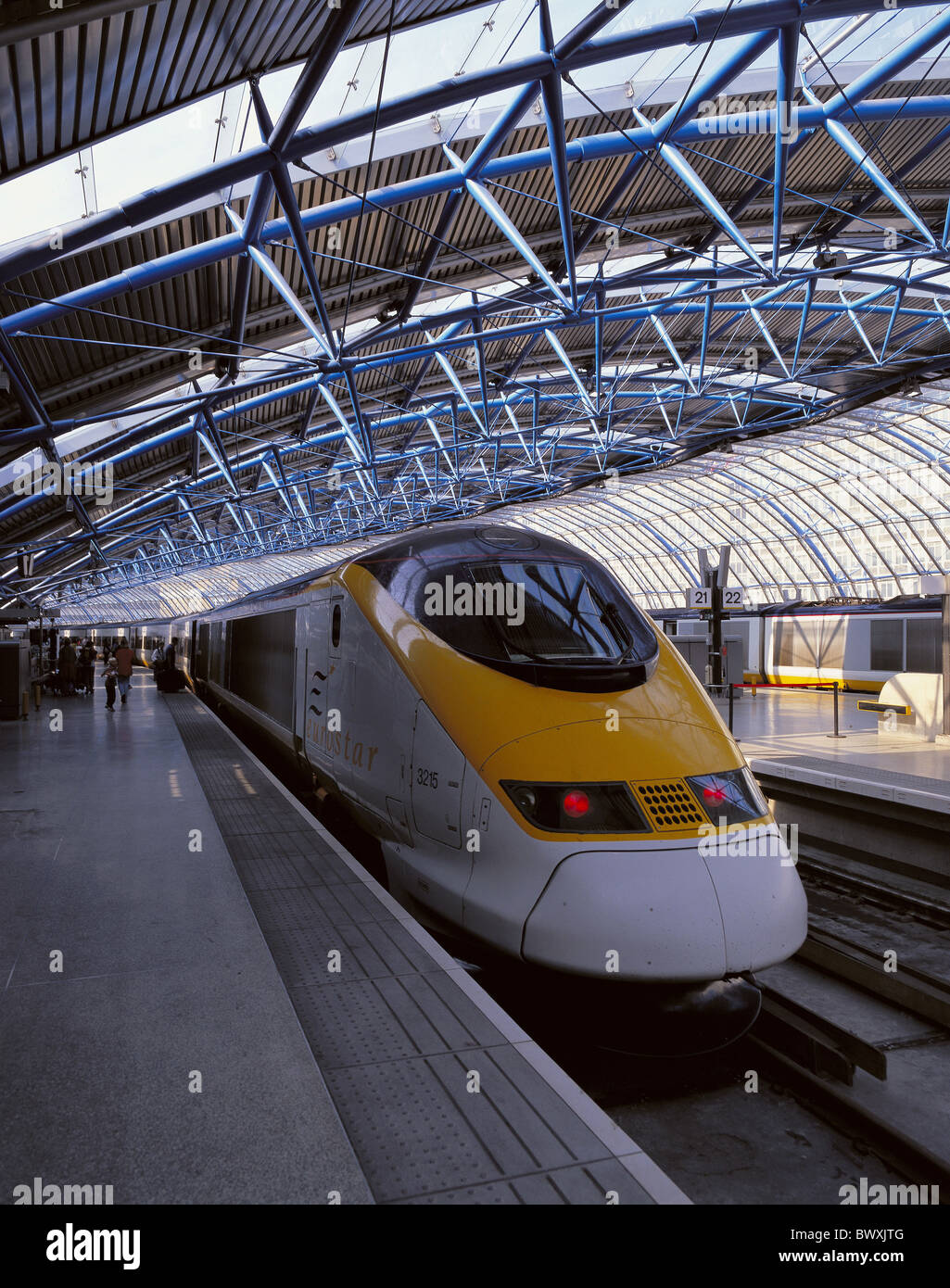 Eurostar Train Waterloo Station London Stock Photos & Eurostar Train ...