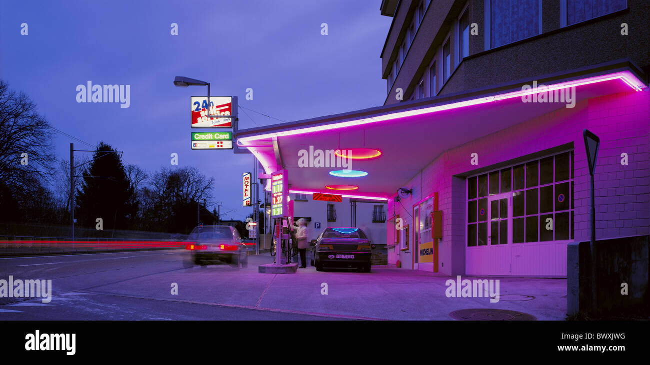 Gas station cars hi-res stock photography and images - Alamy