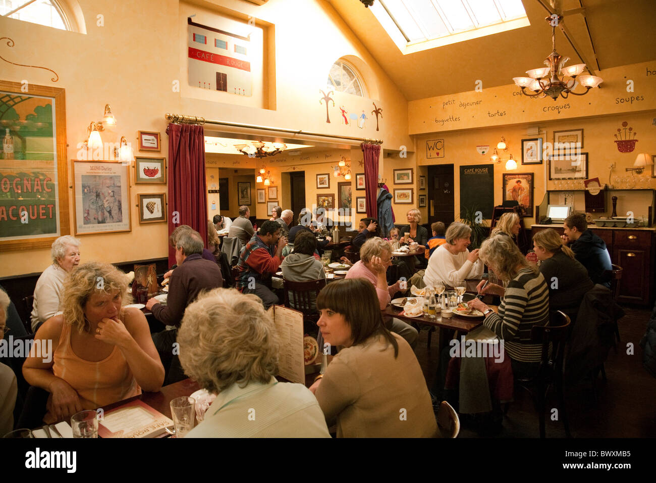 People eating in the Cafe Rouge restaurant, Chislehurst, Kent UK Stock ...