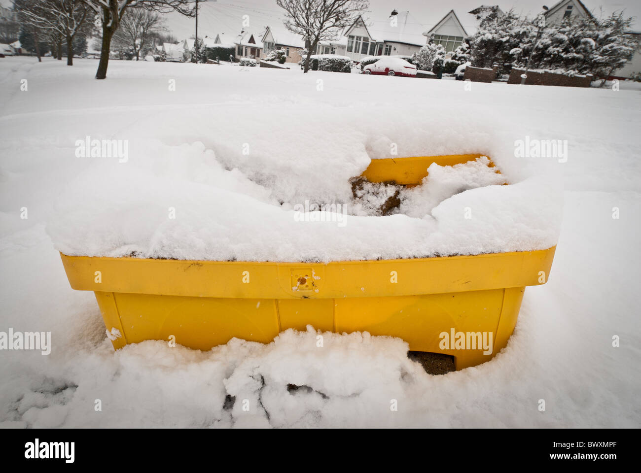 Grit container hi-res stock photography and images - Alamy