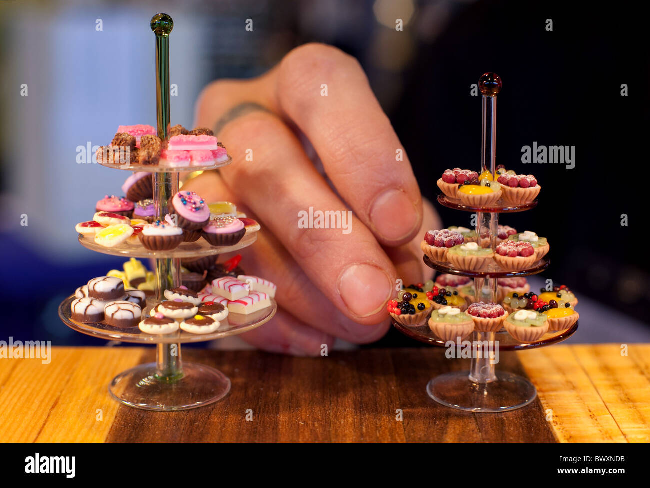 Dolls houses hi-res stock photography and images - Alamy