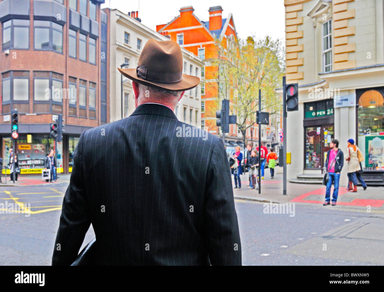Hat man of london hi-res stock photography and images - Alamy