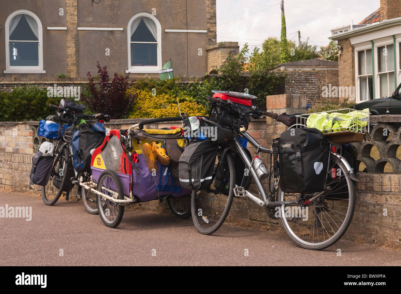Loaded touring bike hi-res stock photography and images - Alamy