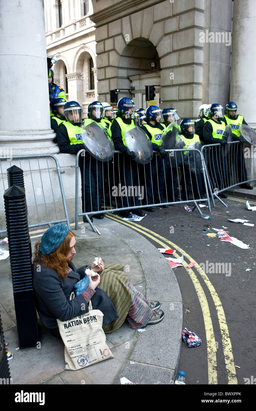 Metropolitan police shield hi-res stock photography and images - Alamy