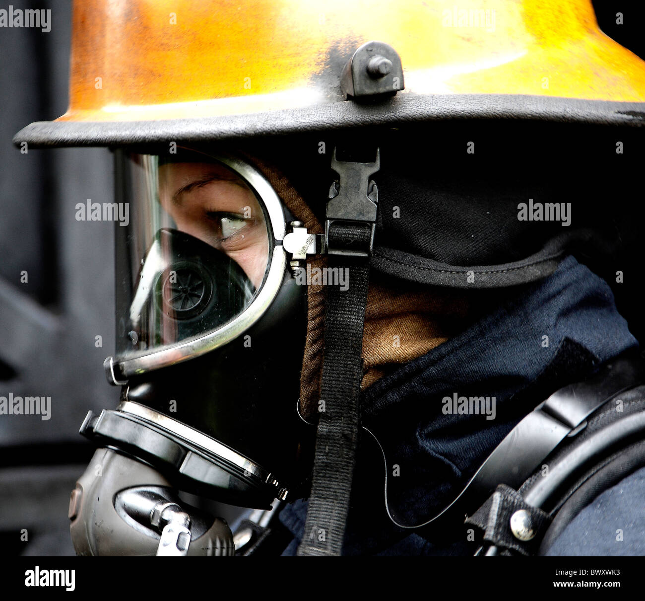 Female firefighter wearing BA Stock Photo - Alamy