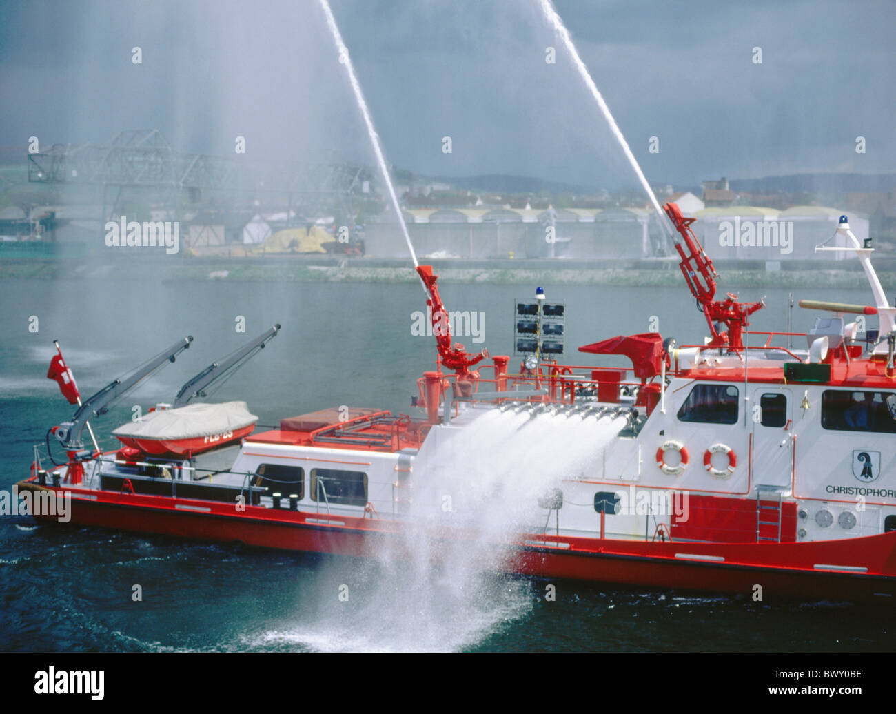 Fire fighting boat hi-res stock photography and images - Alamy