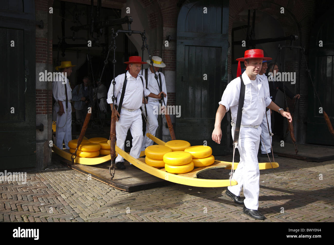 Niederlande Alkmaar Cheese Market Stock Photo - Alamy