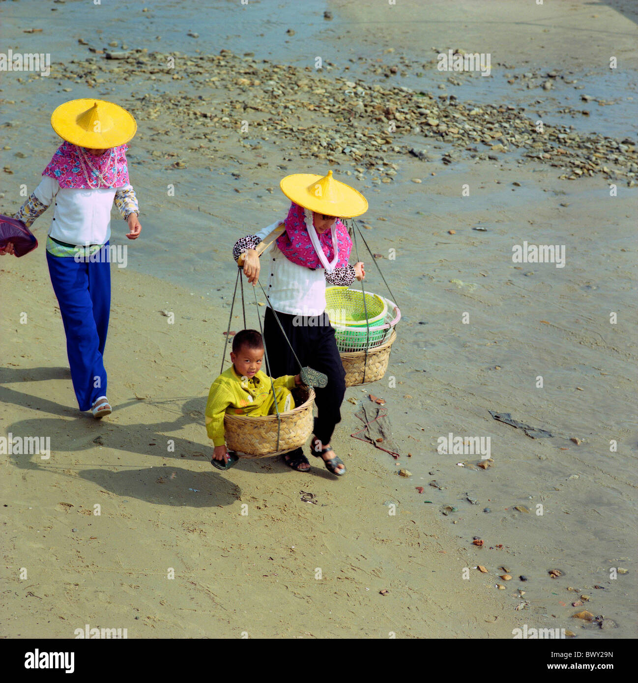 Huian women hi-res stock photography and images - Alamy
