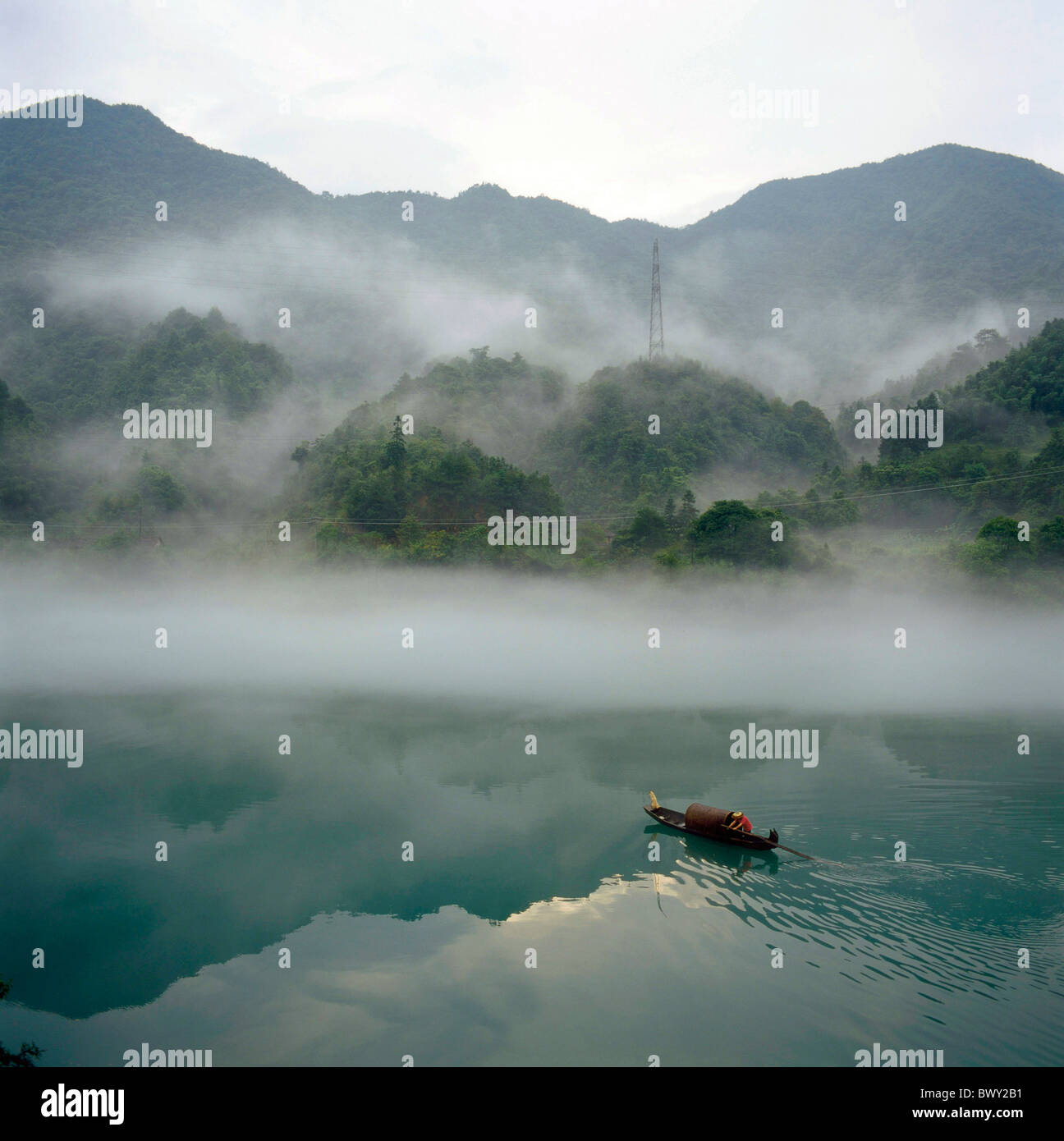 Misty Dongjiang River, Chenzhou, Hunan Province, China Stock Photo - Alamy