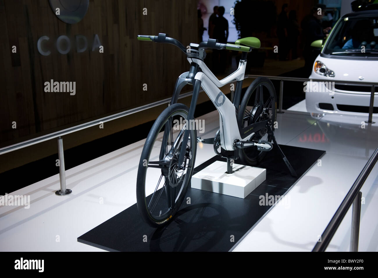 A smart bicycle at the 2010 LA Auto Show in the Los Angeles Convention ...