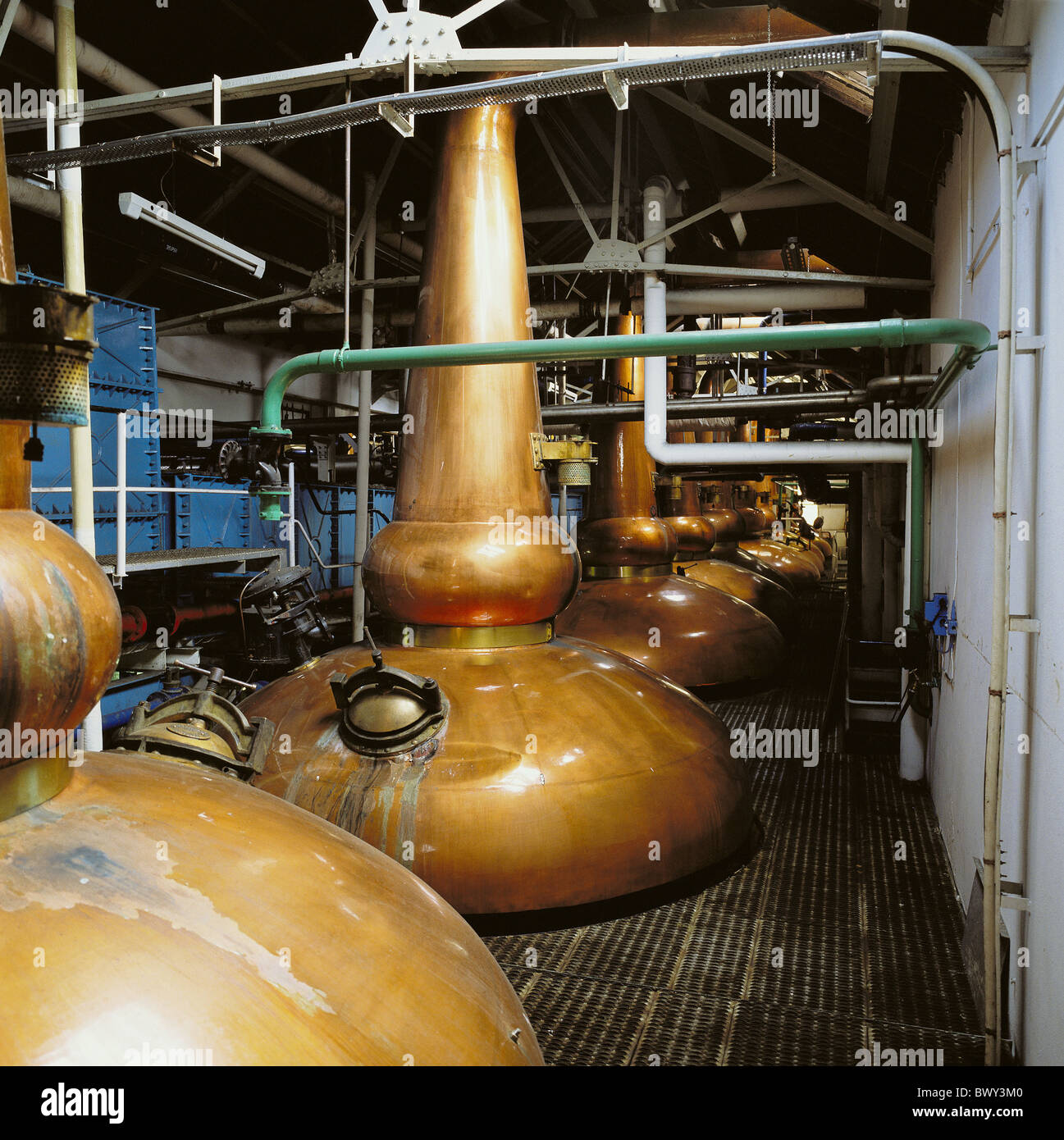 drinks brandy whisky distillery Destillations machines pot Stills near ...