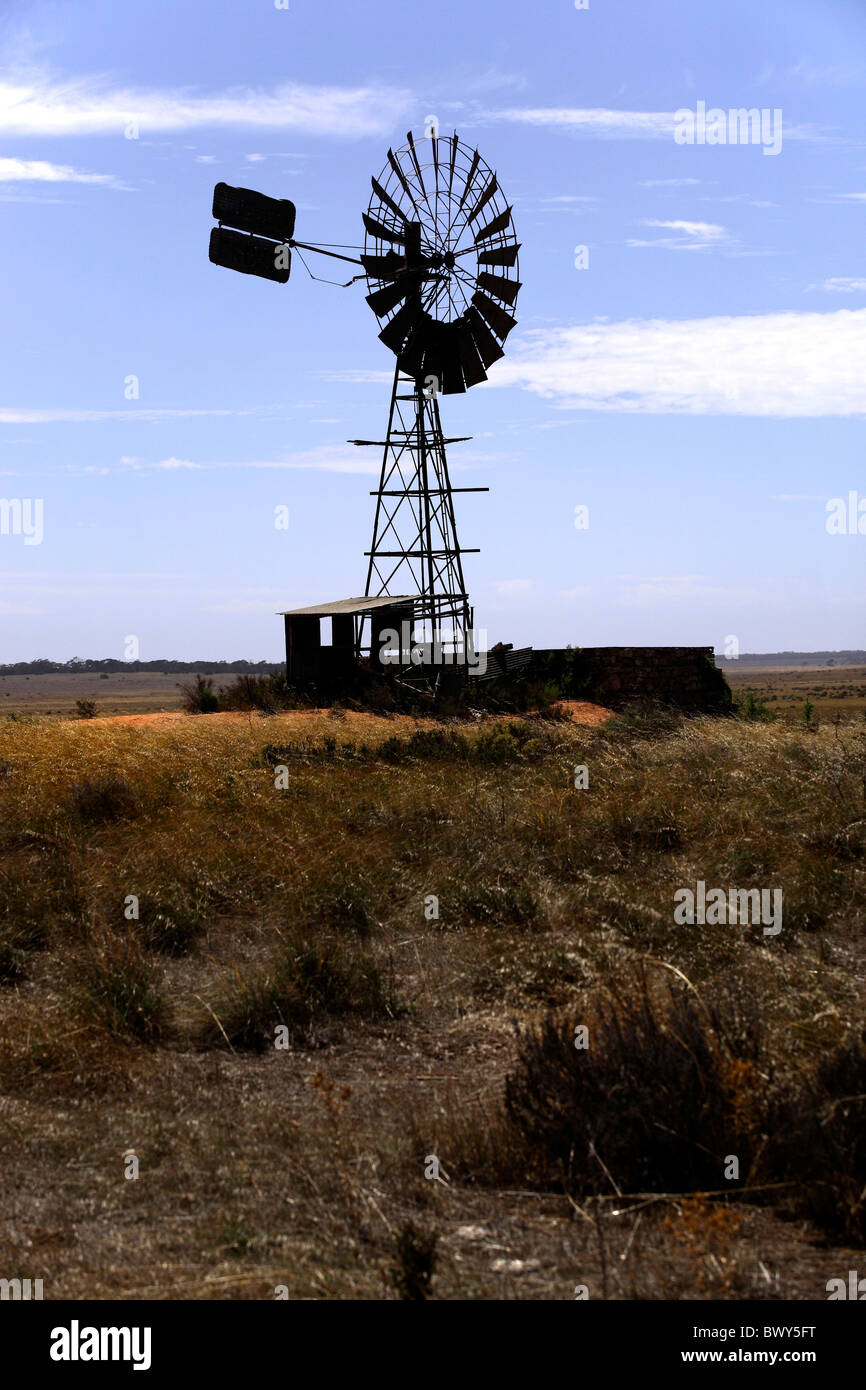 Australian Southern Cross Water Windmill,Western Australia Stock Photo ...