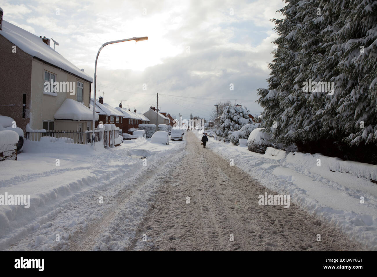 Heavy snow causes havoc on the English roads Chesterfield Derbyshire ...