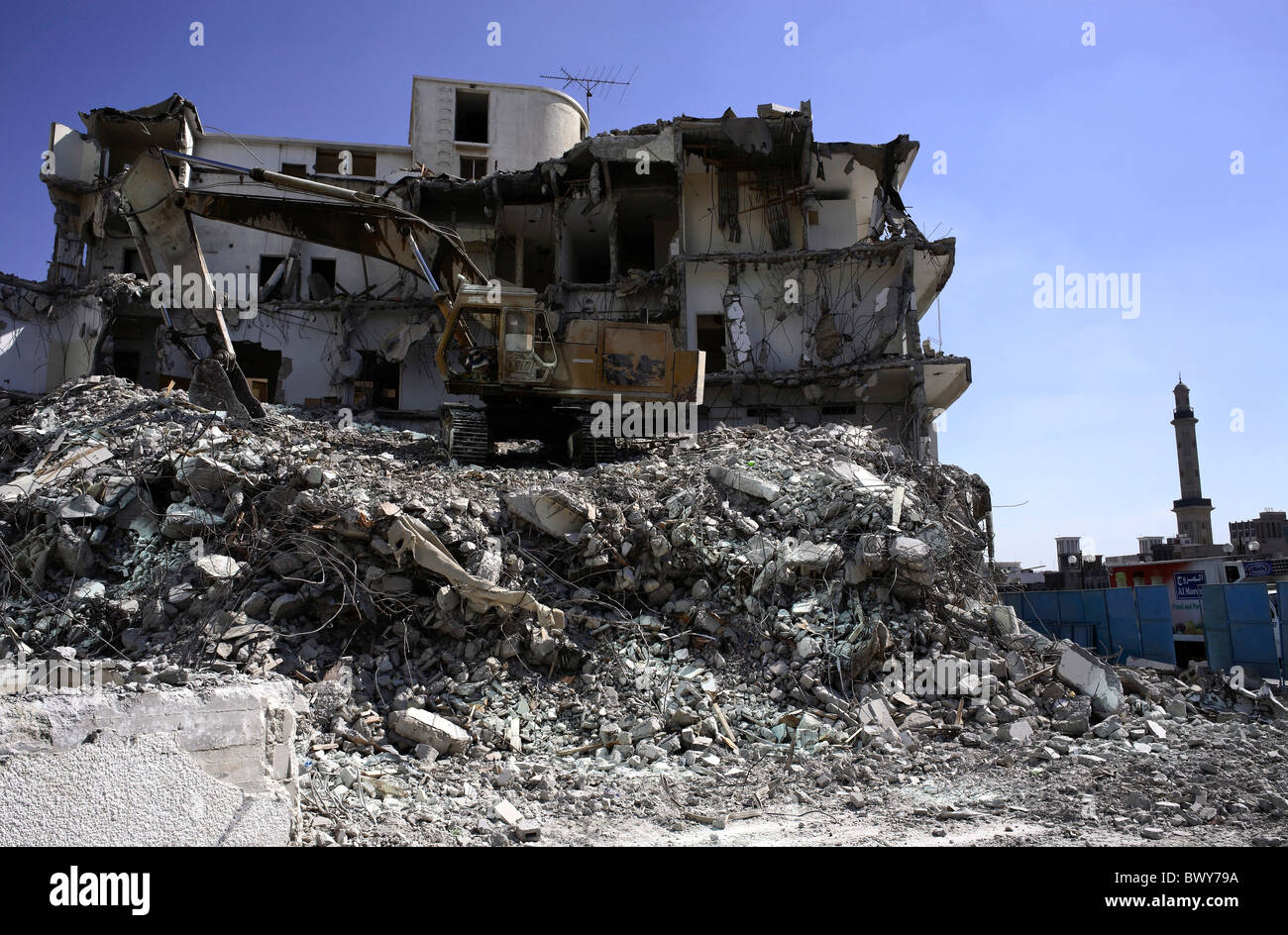 Building being demolished hi-res stock photography and images - Alamy