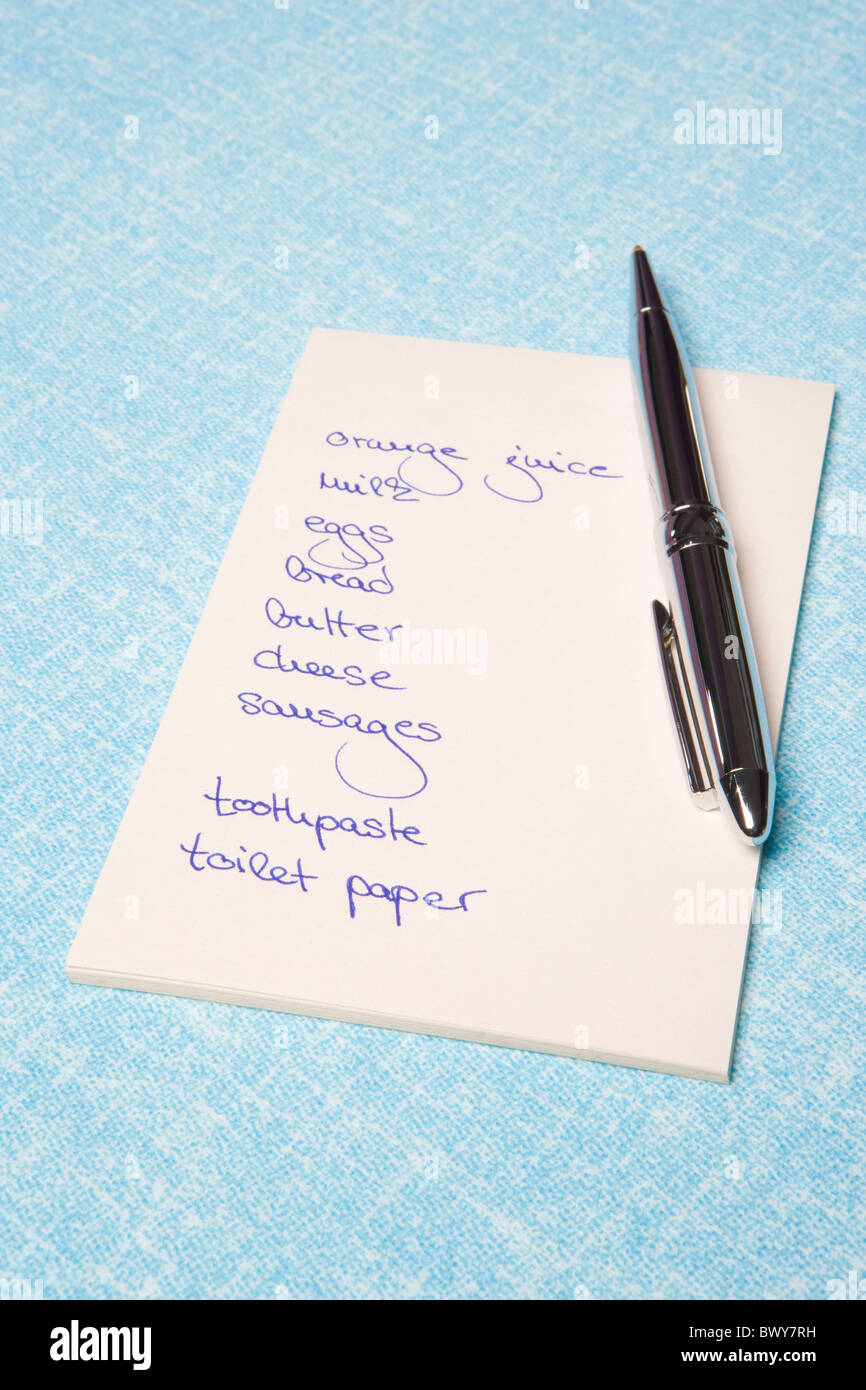 Shopping list hi-res stock photography and images - Alamy