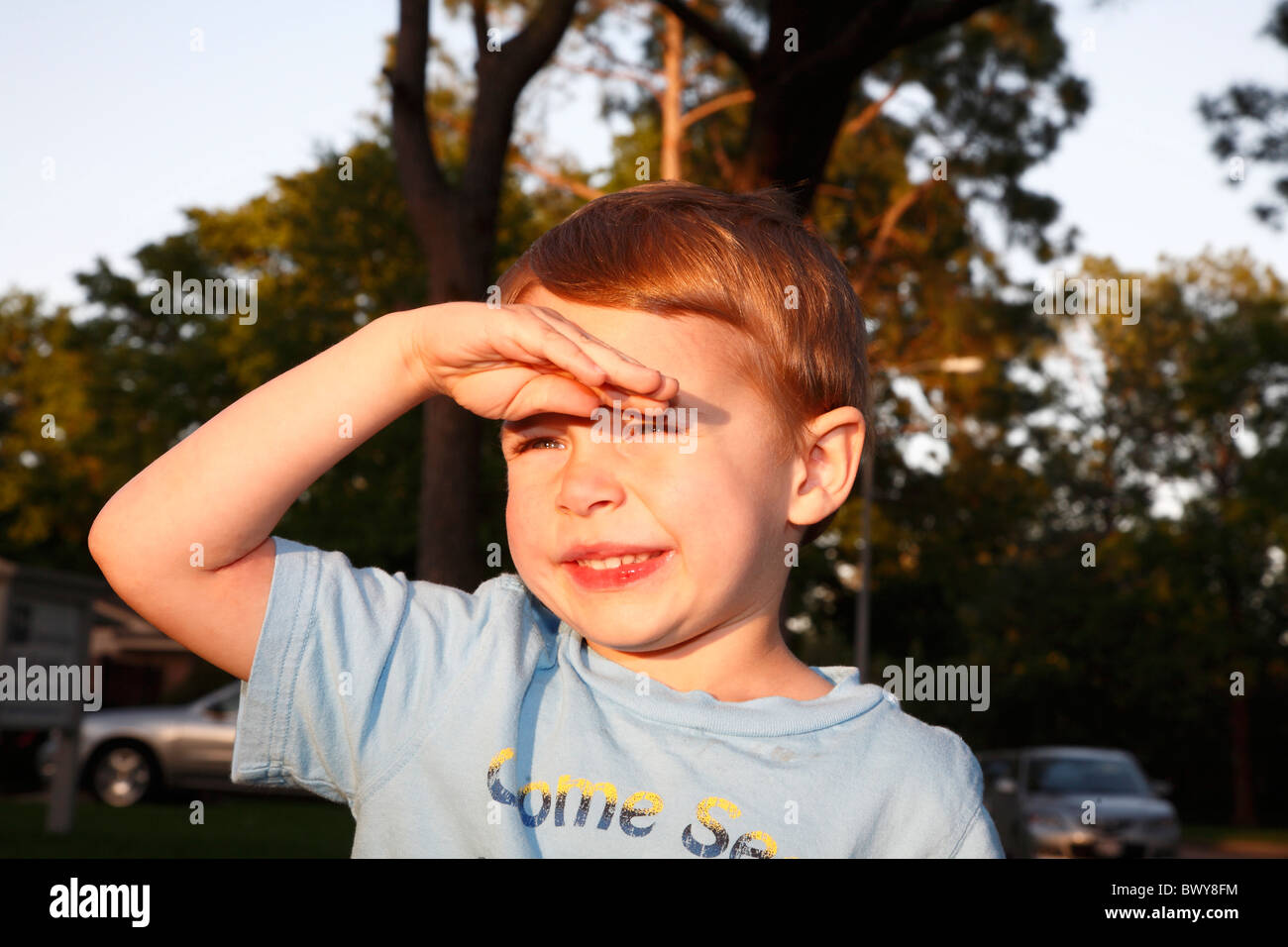 Shading from sun with hand hi-res stock photography and images - Alamy