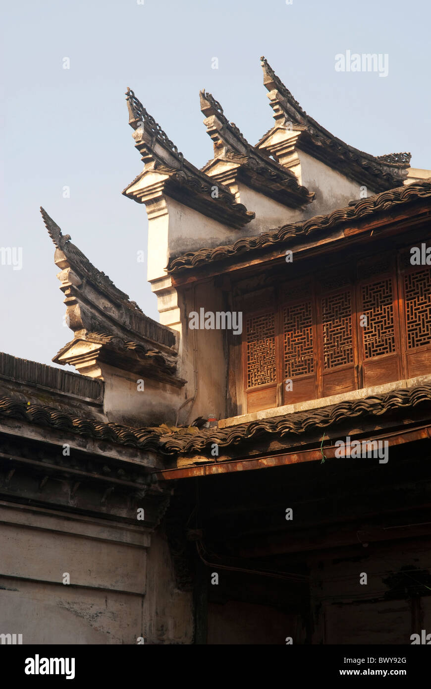 Second story windows hi-res stock photography and images - Alamy