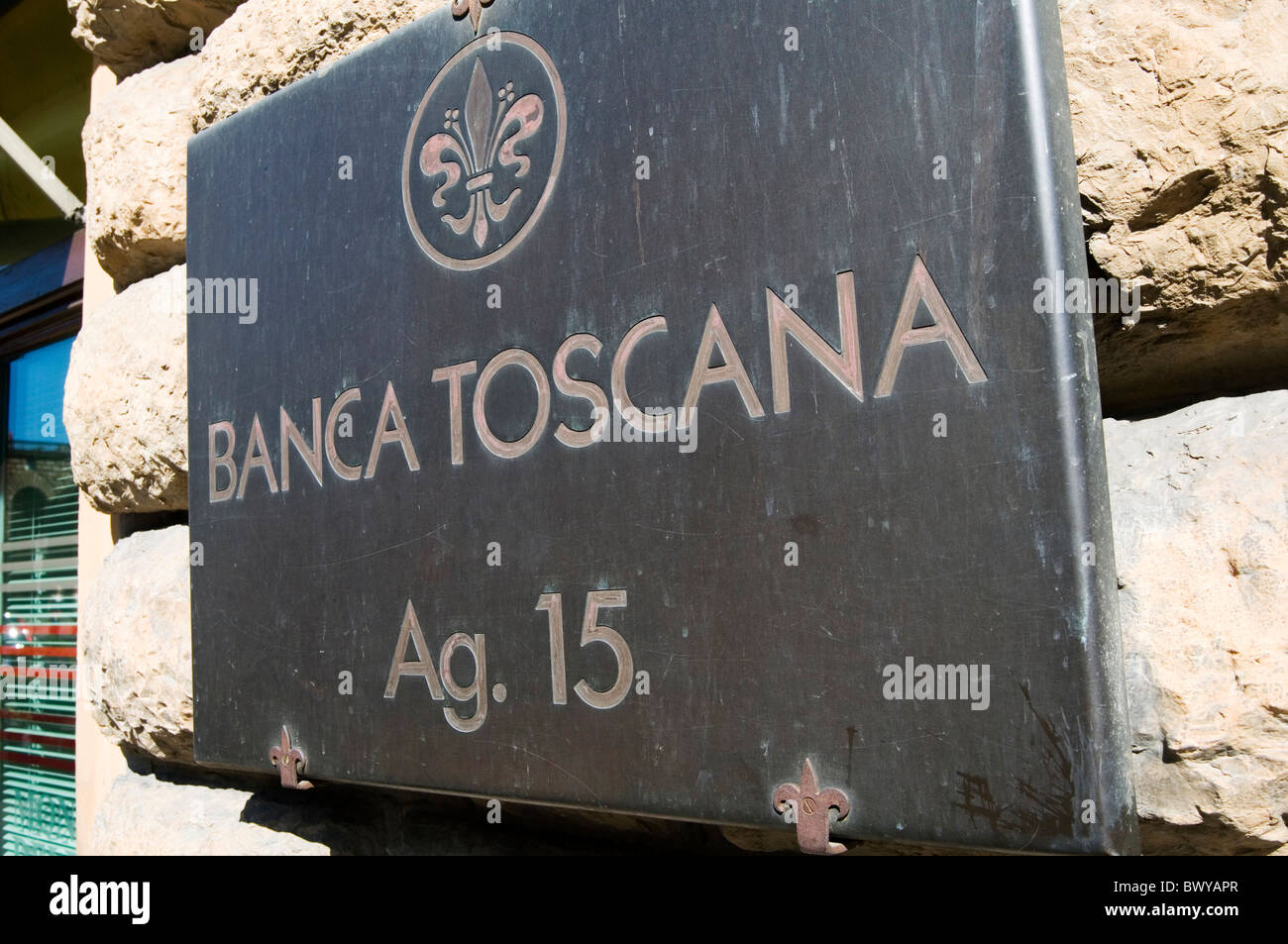 banca toscana italian italy bank banks banking high street highstreet ...